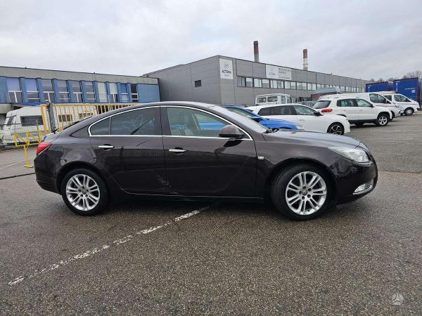 Sarkans Opel Insignia 2011 Kauņa, ar dzinēja tilpumu 1.96 L un nobraukumu 271 tūkst. km par 3950 €, foto 5 vietnē AUTOMOTO.COM.LV