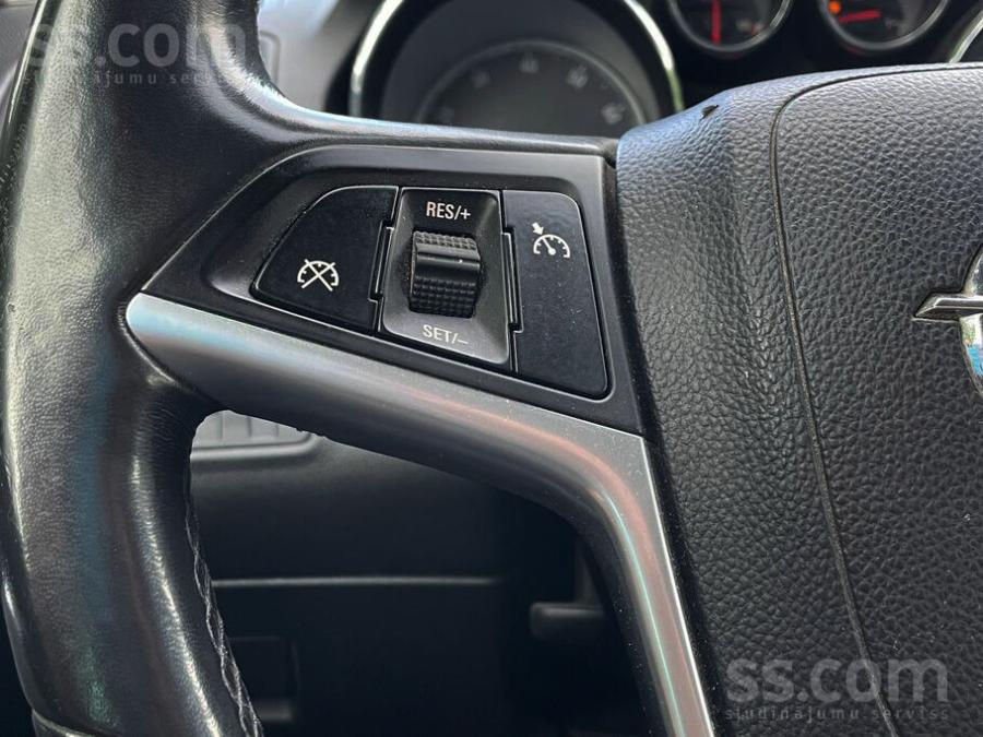 Sarkans Opel Insignia 2011 Rīga, ar dzinēja tilpumu 1.60 L un nobraukumu 310 tūkst. km par 2550 €, foto 8 vietnē AUTOMOTO.COM.LV