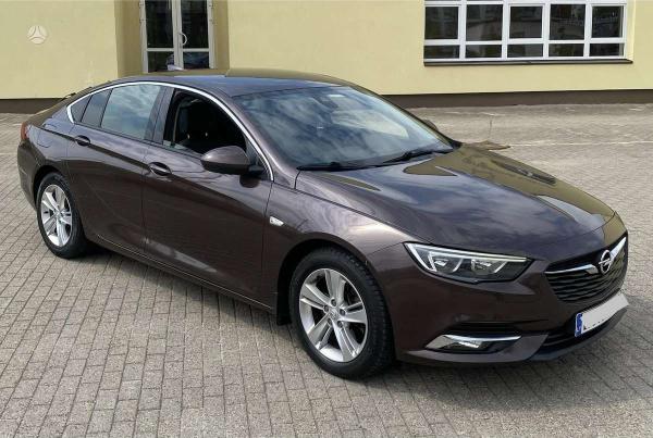 Red Opel Insignia 2017 in Vilnius, with an engine capacity of 1.60 L and mileage of 146 thousand km for 6900 €, photo 2 on AUTOMOTO.COM.LV