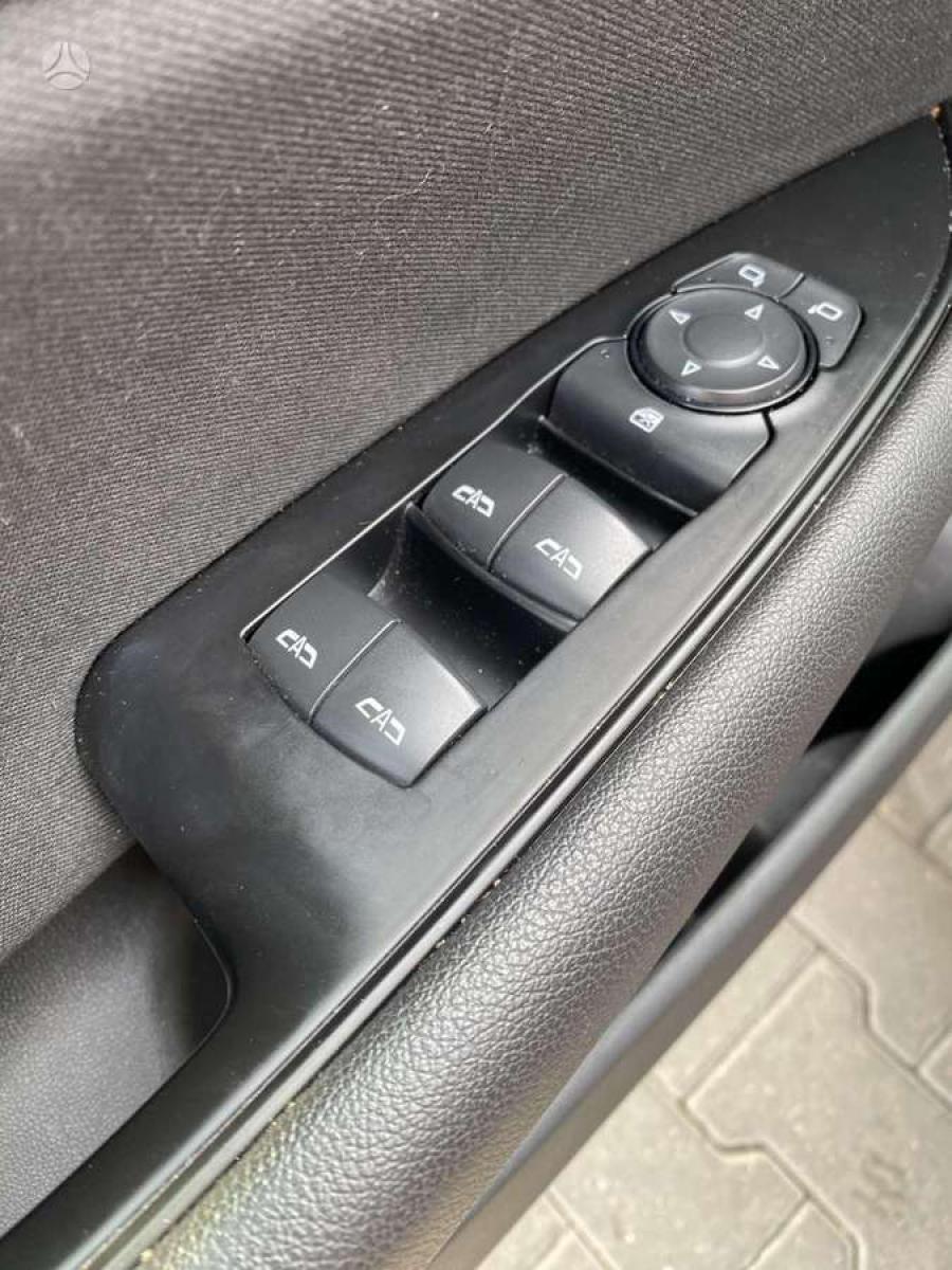 Sarkans Opel Insignia 2017 Viļņa, ar dzinēja tilpumu 1.60 L un nobraukumu 146 tūkst. km par 6900 €, foto 24 vietnē AUTOMOTO.COM.LV