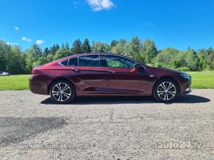 Red Opel Insignia 2018 in Tallinn, with an engine capacity of 1.50 L and mileage of 202 thousand km for 11990 €, photo 4 on AUTOMOTO.COM.LV
