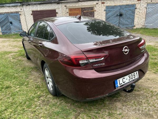 Red Opel Insignia 2018 in Aizkraukle, with an engine capacity of 1.50 L and mileage of 114 thousand km for 11000 €, photo 2 on AUTOMOTO.COM.LV