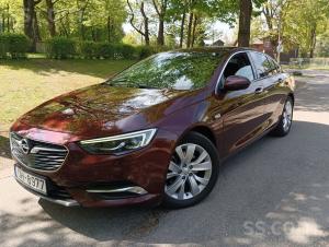 Red Opel Insignia 2018 in Riga, with an engine capacity of 2.00 L and mileage of 79 thousand km for 14150 €, photo  on AUTOMOTO.COM.LV