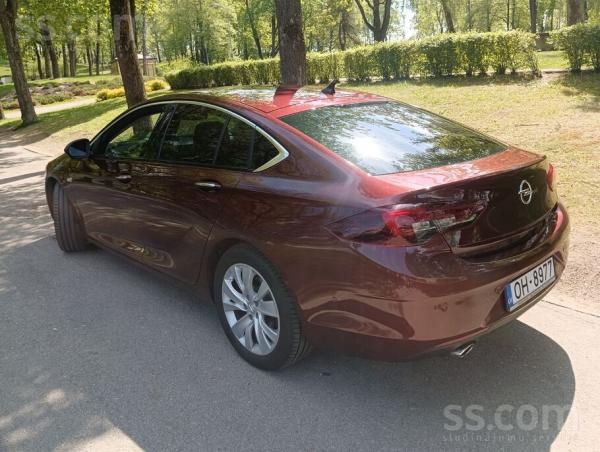 Red Opel Insignia 2018 in Riga, with an engine capacity of 2.00 L and mileage of 79 thousand km for 14150 €, photo 2 on AUTOMOTO.COM.LV