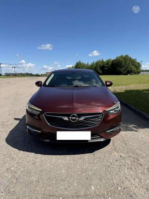 Red Opel Insignia 2019 in Mazeikiai, with an engine capacity of 1.96 L and mileage of 166 thousand km for 14500 €, photo 4 on AUTOMOTO.COM.LV