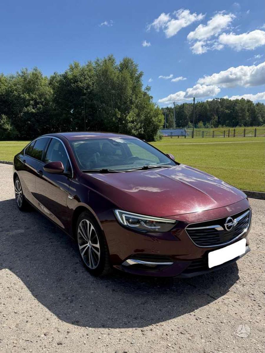 Red Opel Insignia 2019 in Mazeikiai, with an engine capacity of 1.96 L and mileage of 166 thousand km for 14500 €, photo 6 on AUTOMOTO.COM.LV