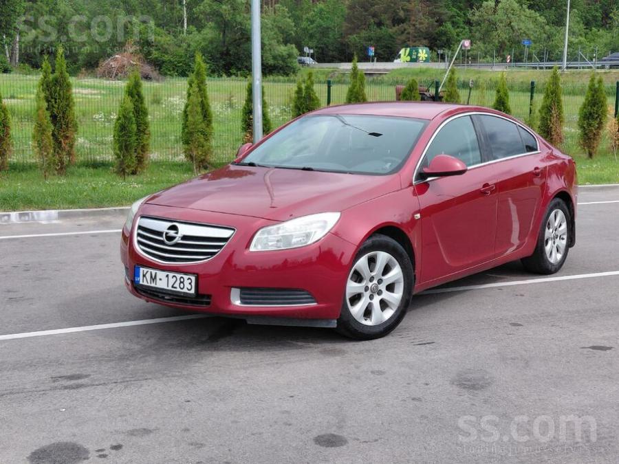 Red Opel Insignia 2010 in Riga, with an engine capacity of 1.60 L and mileage of 311 thousand km for 2400 €, photo 1 on AUTOMOTO.COM.LV