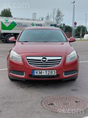 Red Opel Insignia 2010 in Riga, with an engine capacity of 1.60 L and mileage of 311 thousand km for 2400 €, photo 7 on AUTOMOTO.COM.LV