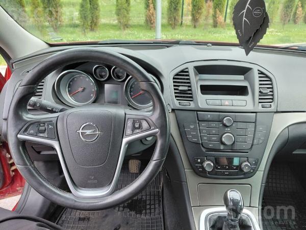 Sarkans Opel Insignia 2010 Rīga, ar dzinēja tilpumu 1.60 L un nobraukumu 311 tūkst. km par 2400 €, foto 8 vietnē AUTOMOTO.COM.LV