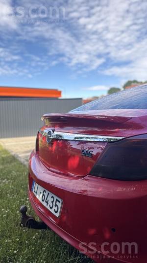 Red Opel Insignia 2010 in Riga, with an engine capacity of 2.00 L and mileage of 313 thousand km for 3000 €, photo 9 on AUTOMOTO.COM.LV