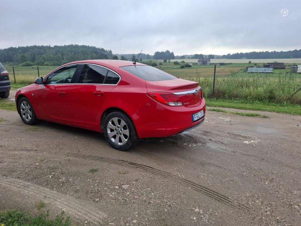Red Opel Insignia 2011 in Vilnius, with an engine capacity of 1.96 L and mileage of 415 thousand km for 2350 €, photo 3 on AUTOMOTO.COM.LV