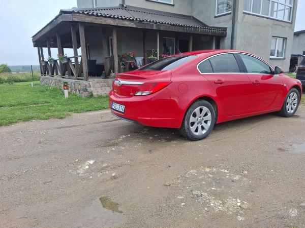 Red Opel Insignia 2011 in Vilnius, with an engine capacity of 1.96 L and mileage of 415 thousand km for 2350 €, photo 4 on AUTOMOTO.COM.LV