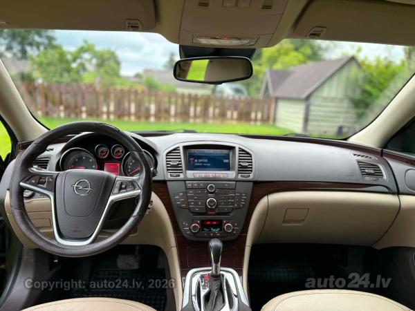 Red Opel Insignia 2011 in Tallinn, with an engine capacity of 2.00 L and mileage of 350 thousand km for 3500 €, photo 4 on AUTOMOTO.COM.LV
