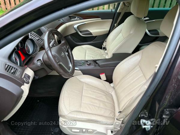 Red Opel Insignia 2011 in Tallinn, with an engine capacity of 2.00 L and mileage of 350 thousand km for 3500 €, photo 6 on AUTOMOTO.COM.LV