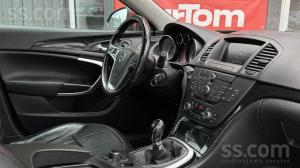 Red Opel Insignia 2009 in Riga, with an engine capacity of 2.00 L and mileage of 342 thousand km for 1990 €, photo 9 on AUTOMOTO.COM.LV
