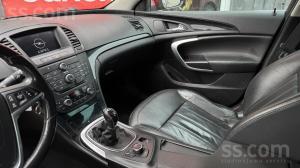Red Opel Insignia 2009 in Riga, with an engine capacity of 2.00 L and mileage of 342 thousand km for 1990 €, photo 11 on AUTOMOTO.COM.LV