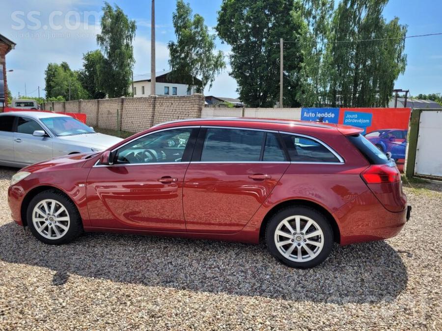 Red Opel Insignia 2009 in Daugavpils, with an engine capacity of 2.00 L and mileage of 138 thousand km for 3990 €, photo 3 on AUTOMOTO.COM.LV
