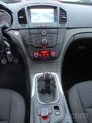 Red Opel Insignia 2009 in Daugavpils, with an engine capacity of 2.00 L and mileage of 138 thousand km for 3990 €, photo 18 on AUTOMOTO.COM.LV