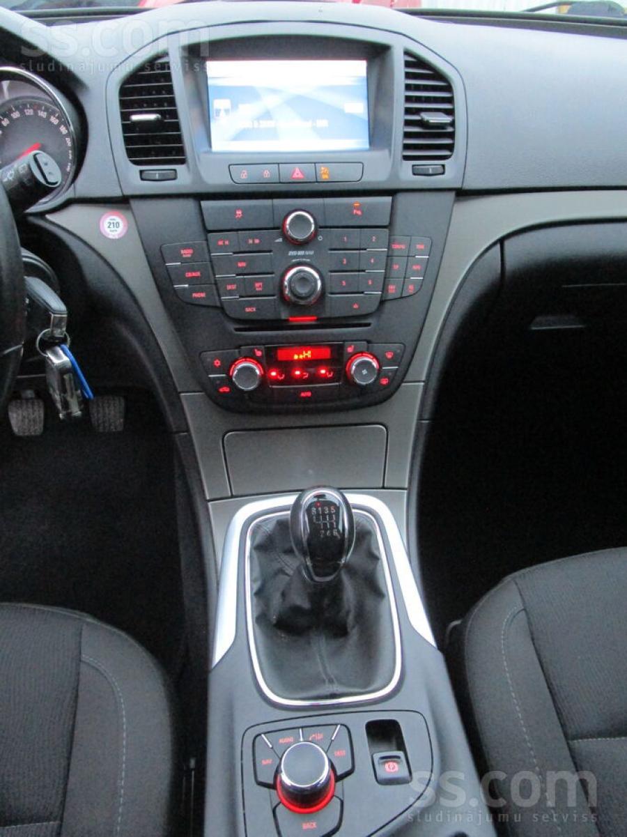Red Opel Insignia 2009 in Daugavpils, with an engine capacity of 2.00 L and mileage of 138 thousand km for 3990 €, photo 18 on AUTOMOTO.COM.LV