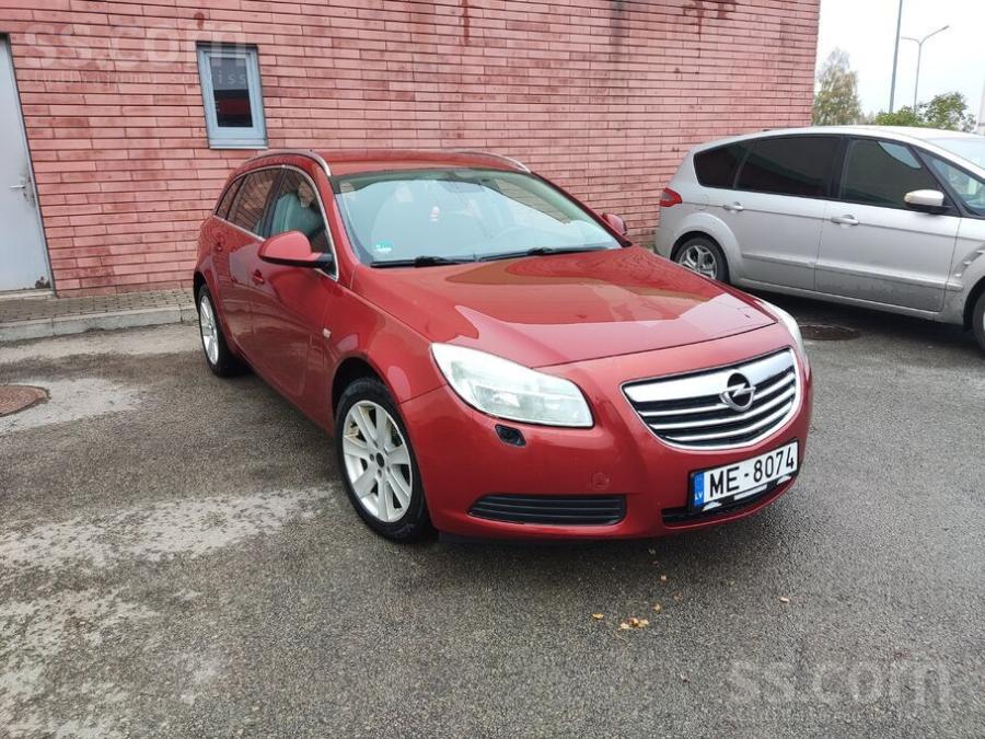 Red Opel Insignia 2009 in Tukums, with an engine capacity of 2.00 L and mileage of 350 thousand km for 2200 €, photo 3 on AUTOMOTO.COM.LV