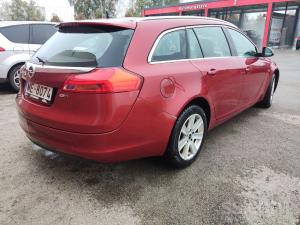 Red Opel Insignia 2009 in Tukums, with an engine capacity of 2.00 L and mileage of 350 thousand km for 2200 €, photo 4 on AUTOMOTO.COM.LV
