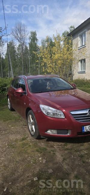 Red Opel Insignia 2010 in Limbazi, with an engine capacity of 2.00 L and mileage of 255 thousand km for 3500 €, photo  on AUTOMOTO.COM.LV
