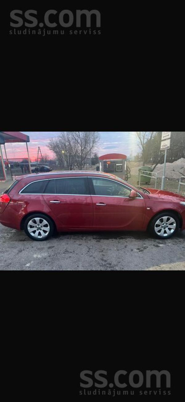 Sarkans Opel Insignia 2010 Daugavpils, ar dzinēja tilpumu 2.00 L un nobraukumu 348 tūkst. km par 3300 €, foto 5 vietnē AUTOMOTO.COM.LV