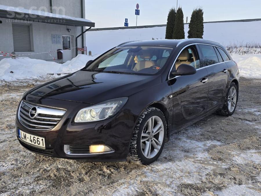 Red Opel Insignia 2011 in Daugavpils, with an engine capacity of 2.00 L and mileage of 0 thousand km for 3200 €, photo 1 on AUTOMOTO.COM.LV
