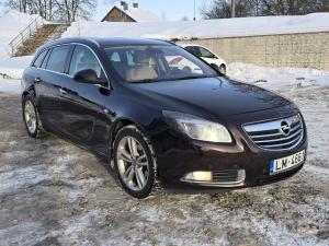 Red Opel Insignia 2011 in Daugavpils, with an engine capacity of 2.00 L and mileage of 0 thousand km for 3200 €, photo 4 on AUTOMOTO.COM.LV