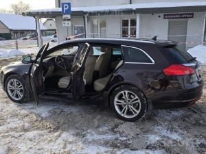 Red Opel Insignia 2011 in Daugavpils, with an engine capacity of 2.00 L and mileage of 0 thousand km for 3200 €, photo 10 on AUTOMOTO.COM.LV