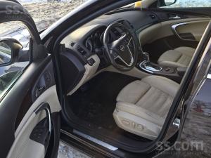 Red Opel Insignia 2011 in Daugavpils, with an engine capacity of 2.00 L and mileage of 0 thousand km for 3200 €, photo 12 on AUTOMOTO.COM.LV