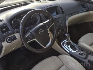 Red Opel Insignia 2011 in Daugavpils, with an engine capacity of 2.00 L and mileage of 0 thousand km for 3200 €, photo 13 on AUTOMOTO.COM.LV