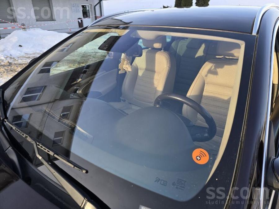 Red Opel Insignia 2011 in Daugavpils, with an engine capacity of 2.00 L and mileage of 0 thousand km for 3200 €, photo 24 on AUTOMOTO.COM.LV