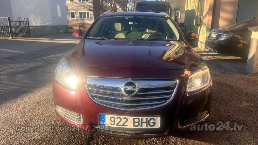 Sarkans Opel Insignia 2012 Tallina, ar dzinēja tilpumu 2.00 L un nobraukumu 264 tūkst. km par 5499 €, foto 2 vietnē AUTOMOTO.COM.LV