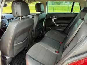 Red Opel Insignia 2012 in Saldus, with an engine capacity of 2.00 L and mileage of 284 thousand km for 2990 €, photo 10 on AUTOMOTO.COM.LV