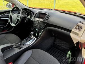 Red Opel Insignia 2012 in Saldus, with an engine capacity of 2.00 L and mileage of 284 thousand km for 2990 €, photo 13 on AUTOMOTO.COM.LV
