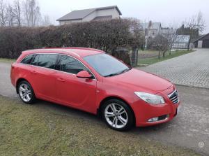 Sarkans Opel Insignia 2013 Viļņa, ar dzinēja tilpumu 1.96 L un nobraukumu 200 tūkst. km par 2960 €, foto  vietnē AUTOMOTO.COM.LV