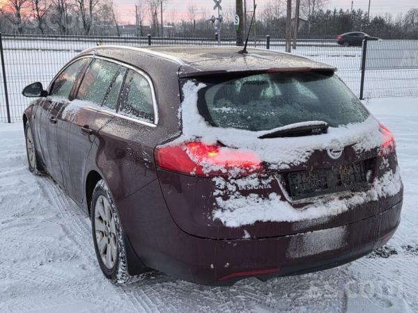 Sarkans Opel Insignia 2013 Rīga, ar dzinēja tilpumu 2.00 L un nobraukumu 441 tūkst. km par 1300 €, foto 4 vietnē AUTOMOTO.COM.LV