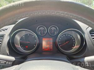 Red Opel Insignia 2013 in Liepaja, with an engine capacity of 2.00 L and mileage of 288 thousand km for 2400 €, photo 12 on AUTOMOTO.COM.LV