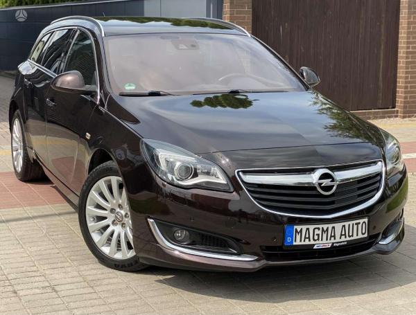 Red Opel Insignia 2014 in Marijampole, with an engine capacity of 1.96 L and mileage of 218 thousand km for 7950 €, photo 3 on AUTOMOTO.COM.LV