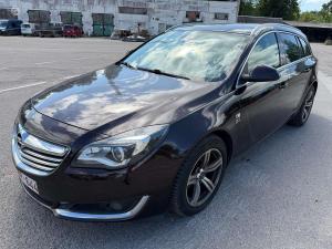 Red Opel Insignia 2014 in Raseiniai, with an engine capacity of 1.96 L and mileage of 285 thousand km for 3900 €, photo  on AUTOMOTO.COM.LV
