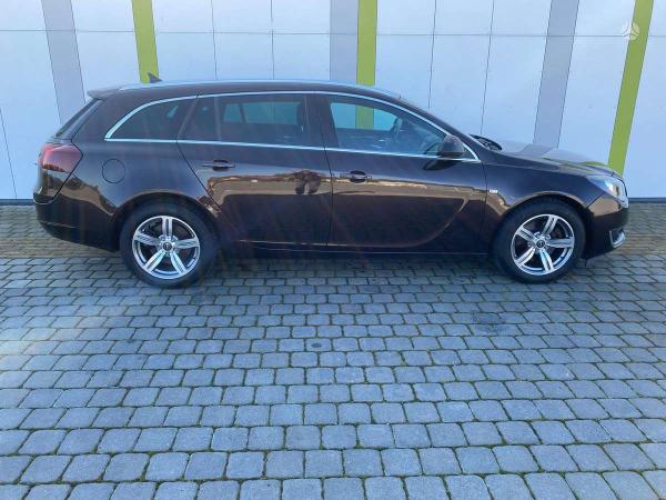 Red Opel Insignia 2014 in Raseiniai, with an engine capacity of 1.96 L and mileage of 285 thousand km for 4300 €, photo 7 on AUTOMOTO.COM.LV