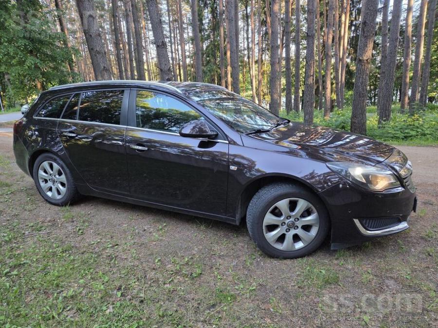 Red Opel Insignia 2016 in Daugavpils, with an engine capacity of 1.60 L and mileage of 235 thousand km for 4500 €, photo 3 on AUTOMOTO.COM.LV