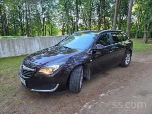 Red Opel Insignia 2016 in Daugavpils, with an engine capacity of 1.60 L and mileage of 235 thousand km for 4500 €, photo 4 on AUTOMOTO.COM.LV