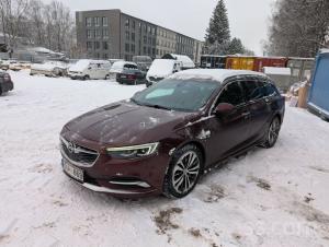 Red Opel Insignia 2018 in Riga, with an engine capacity of 2.00 L and mileage of 136 thousand km for 14300 €, photo  on AUTOMOTO.COM.LV