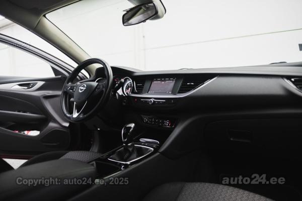 Red Opel Insignia 2019 in Tartu, with an engine capacity of 1.50 L and mileage of 95 thousand km for 8999 €, photo 9 on AUTOMOTO.COM.LV