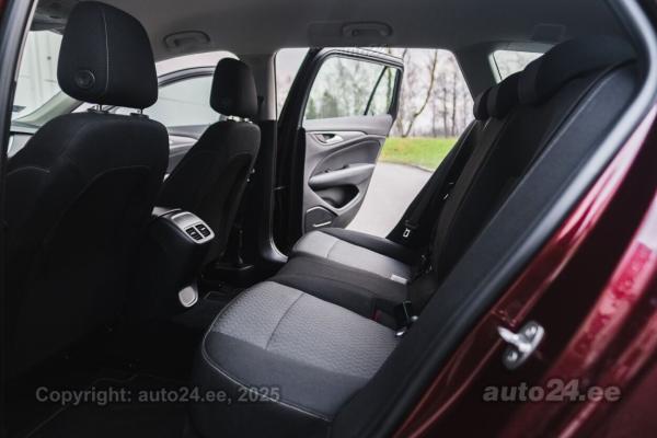 Red Opel Insignia 2019 in Tartu, with an engine capacity of 1.50 L and mileage of 95 thousand km for 8999 €, photo 11 on AUTOMOTO.COM.LV