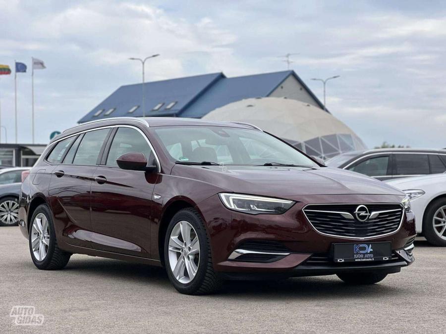 Red Opel Insignia 2019 in Marijampole, with an engine capacity of 2.00 L and mileage of 298 thousand km for 10450 €, photo 1 on AUTOMOTO.COM.LV