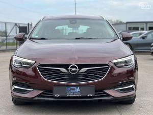 Red Opel Insignia 2019 in Marijampole, with an engine capacity of 2.00 L and mileage of 298 thousand km for 10450 €, photo 4 on AUTOMOTO.COM.LV