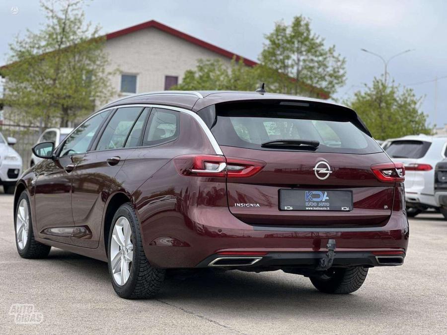 Red Opel Insignia 2019 in Marijampole, with an engine capacity of 2.00 L and mileage of 298 thousand km for 10450 €, photo 8 on AUTOMOTO.COM.LV